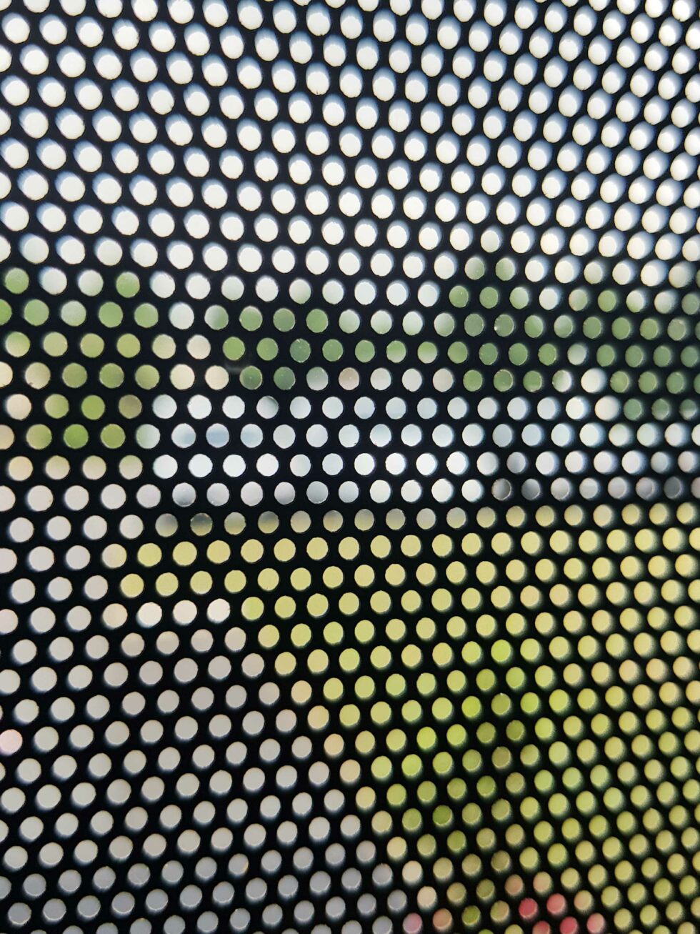 Film micro-perforé pour vitrine - smart films solaire